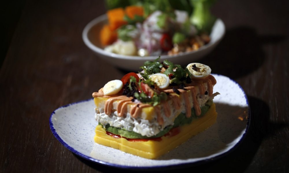 ¿Cómo estos dos peruanos convirtieron a Osaka en una marca gastronómica ...