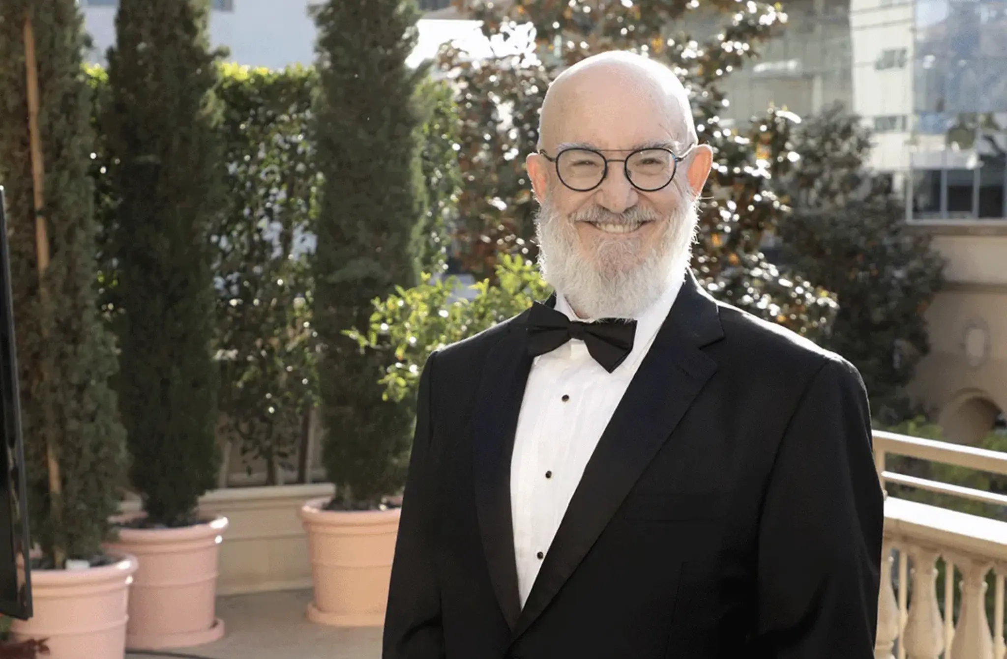 Conoce al multimillonario que creó una fortuna ‘especulando precios’ en ...