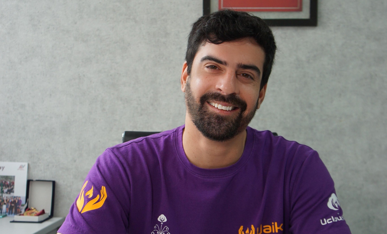 Este exfutbolista profesional y economista peruano está llevando una ...