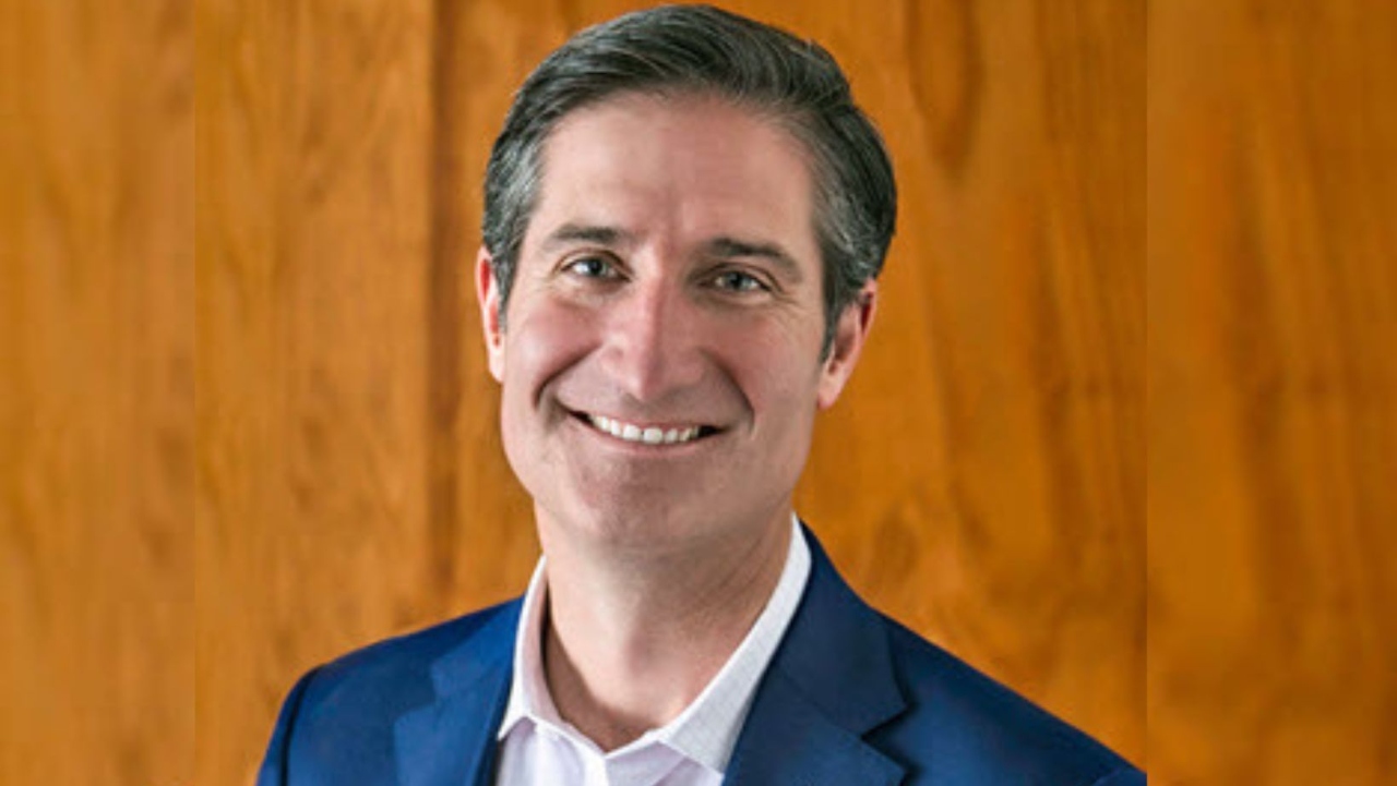 Brian Niccol, líder de Chipotle, es designado nuevo CEO de Starbucks ...
