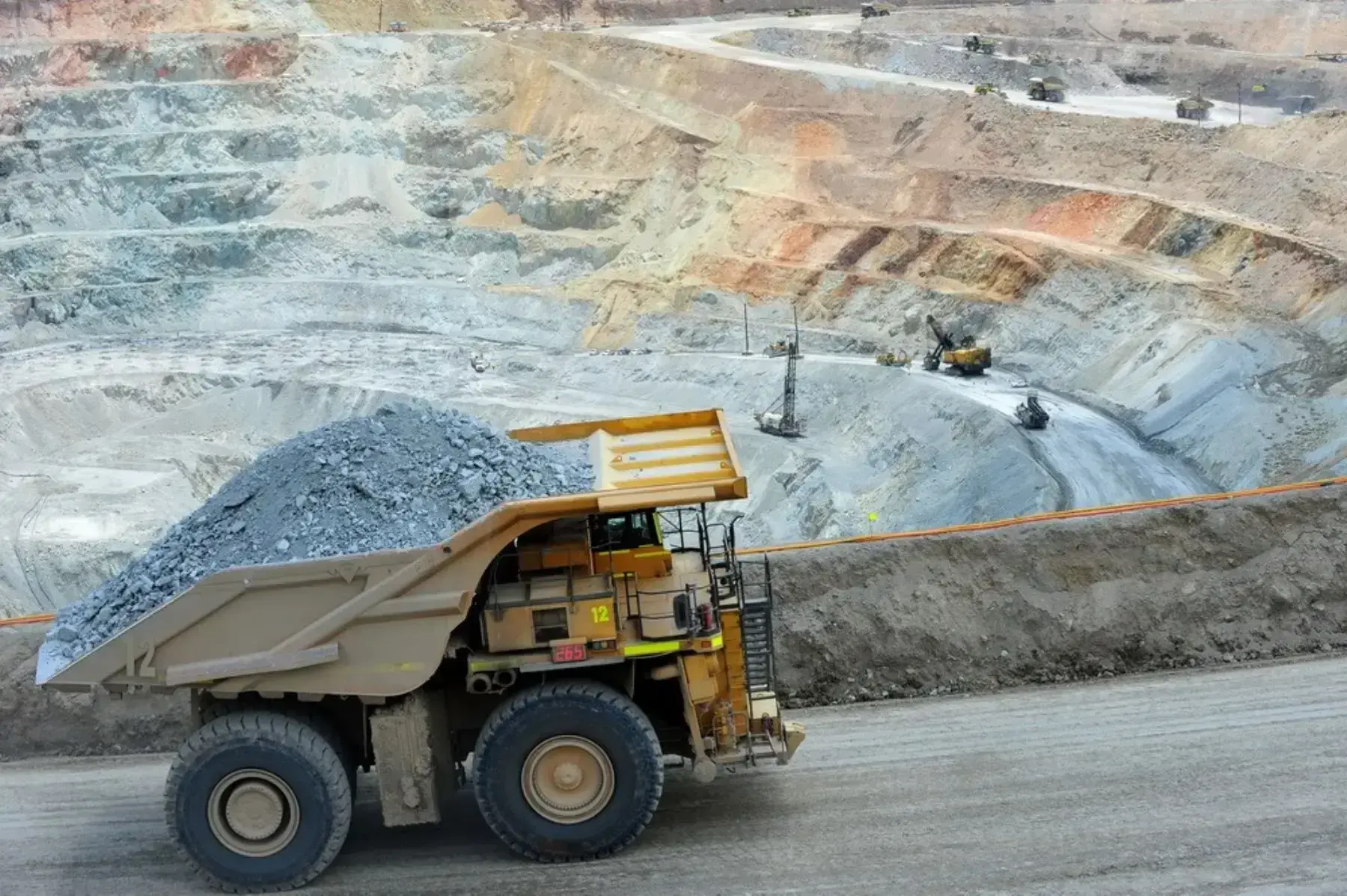 Minem anuncia que se pondrán en marcha 21 proyectos mineros hasta 2032 ...